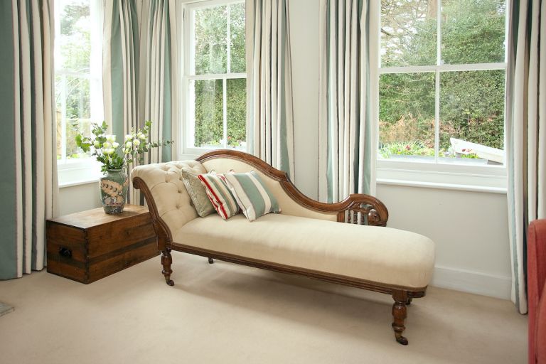 Deep Buttoning: A Timeless Tale of Elegance Through the Eras